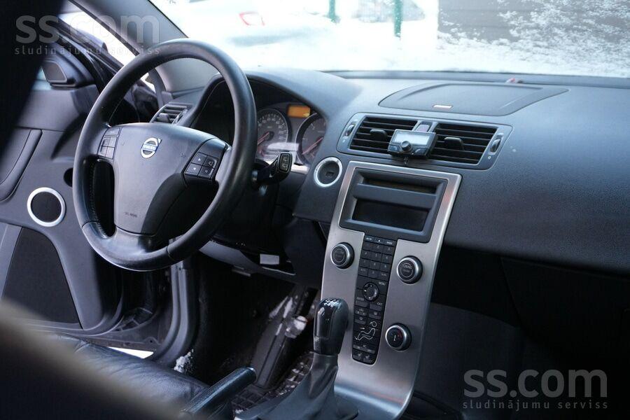 Черный Вольво В50 2008 в Рига, объемом двигателя 2.00 л и пробегом 310 тыс. км за 3990 €, фото 6 на AUTOMOTO.COM.LV