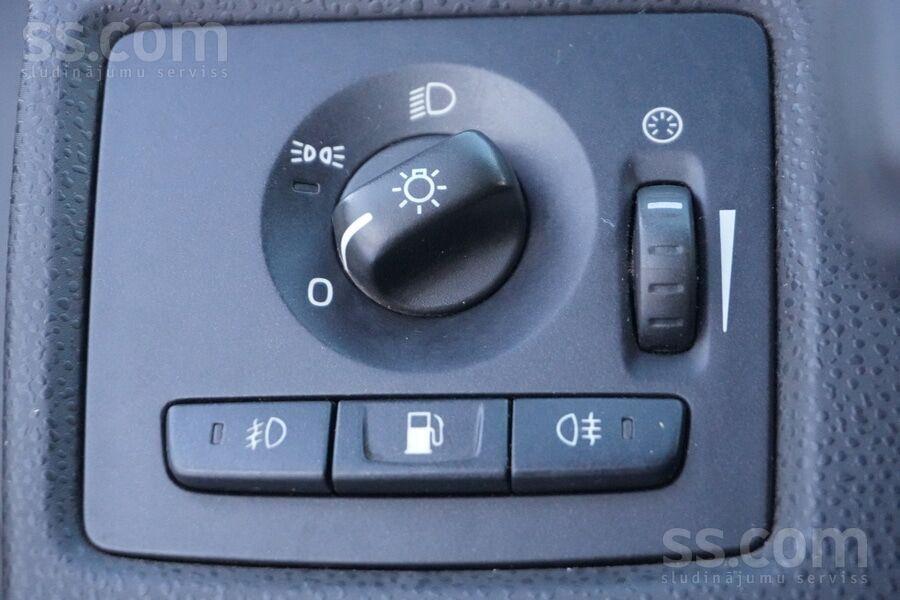 Черный Вольво В50 2008 в Рига, объемом двигателя 2.00 л и пробегом 310 тыс. км за 3990 €, фото 12 на AUTOMOTO.COM.LV