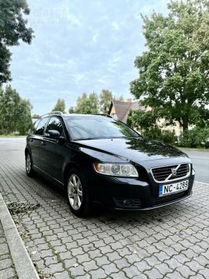 Black Volvo V50 2008 in Jelgava, with an engine capacity of 2.40 L and mileage of 355 thousand km for 2200 €, photo  on AUTOMOTO.COM.LV