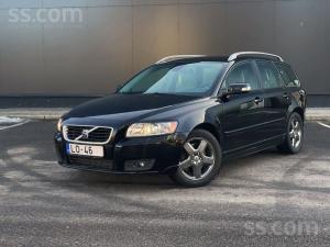Melns Volvo V50 2008 Rīga, ar dzinēja tilpumu 2.00 L un nobraukumu 260 tūkst. km par 2150 €, foto 3 vietnē AUTOMOTO.COM.LV