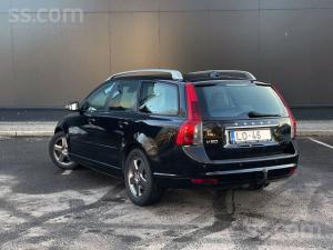 Melns Volvo V50 2008 Rīga, ar dzinēja tilpumu 2.00 L un nobraukumu 260 tūkst. km par 2150 €, foto 5 vietnē AUTOMOTO.COM.LV