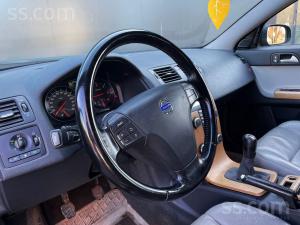 Melns Volvo V50 2008 Rīga, ar dzinēja tilpumu 2.00 L un nobraukumu 260 tūkst. km par 2150 €, foto 6 vietnē AUTOMOTO.COM.LV