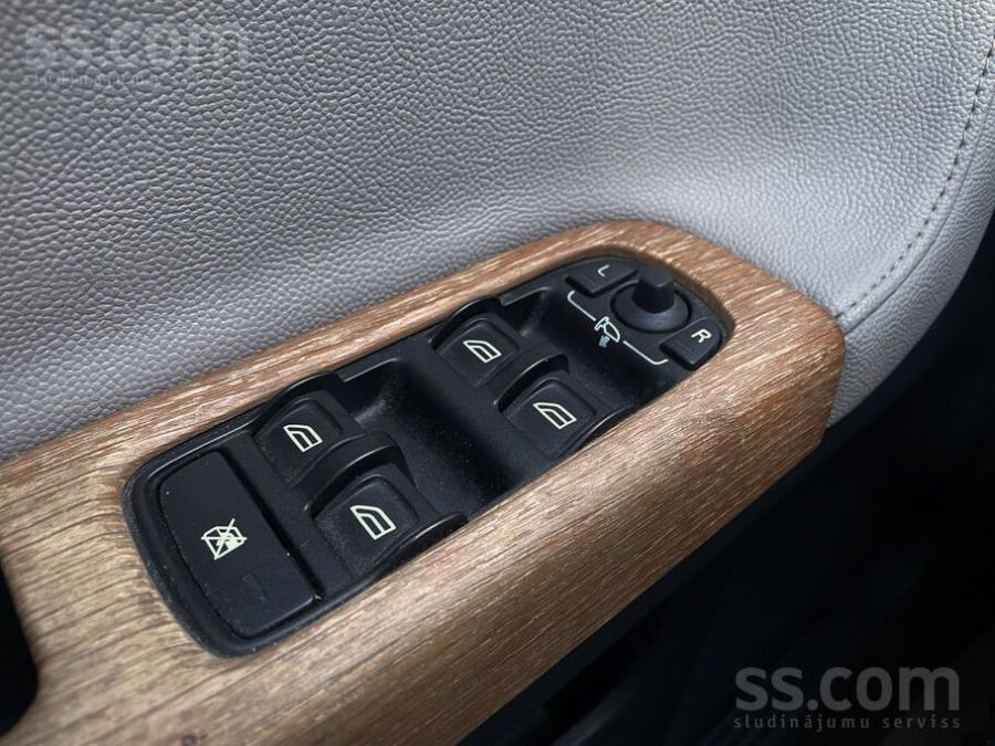 Melns Volvo V50 2008 Rīga, ar dzinēja tilpumu 2.00 L un nobraukumu 260 tūkst. km par 2150 €, foto 10 vietnē AUTOMOTO.COM.LV
