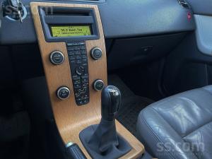 Melns Volvo V50 2008 Rīga, ar dzinēja tilpumu 2.00 L un nobraukumu 260 tūkst. km par 2150 €, foto 12 vietnē AUTOMOTO.COM.LV