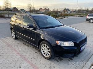 Черный Вольво В50 2008 в Бауска, объемом двигателя 2.00 л и пробегом 334 тыс. км за 1600 €, фото 3 на AUTOMOTO.COM.LV