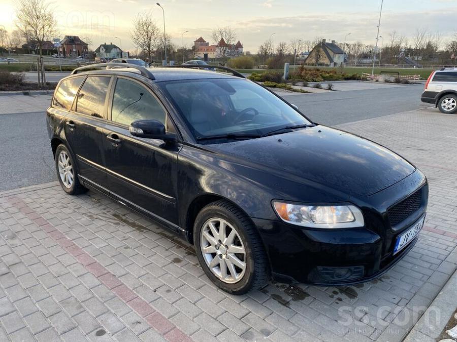 Черный Вольво В50 2008 в Бауска, объемом двигателя 2.00 л и пробегом 334 тыс. км за 1600 €, фото 3 на AUTOMOTO.COM.LV