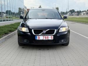 Черный Вольво В50 2008 в Рига, объемом двигателя 2.00 л и пробегом 365 тыс. км за 2695 €, фото  на AUTOMOTO.COM.LV