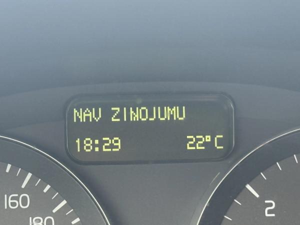 Black Volvo V50 2008 in Riga, with an engine capacity of 2.00 L and mileage of 365 thousand km for 2695 €, photo 7 on AUTOMOTO.COM.LV