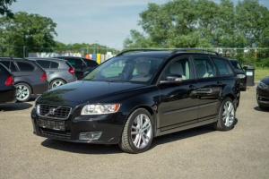 Black Volvo V50 2008 in Liepaja, with an engine capacity of 2.00 L and mileage of 275 thousand km for 4550 €, photo  on AUTOMOTO.COM.LV