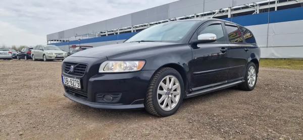 Melns Volvo V50 2008 Daugavpils, ar dzinēja tilpumu 2.00 L un nobraukumu 280 tūkst. km par 3500 €, foto 1 vietnē AUTOMOTO.COM.LV
