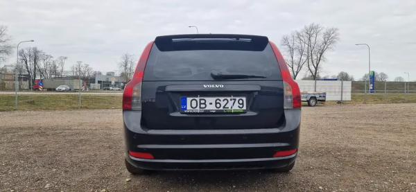 Melns Volvo V50 2008 Daugavpils, ar dzinēja tilpumu 2.00 L un nobraukumu 280 tūkst. km par 3500 €, foto 4 vietnē AUTOMOTO.COM.LV