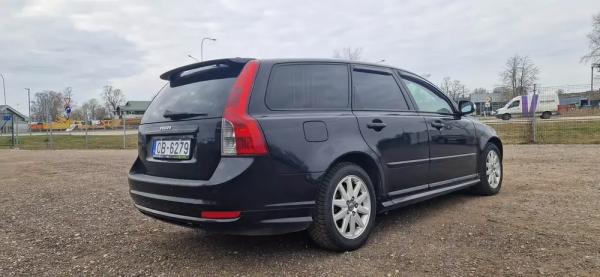 Melns Volvo V50 2008 Daugavpils, ar dzinēja tilpumu 2.00 L un nobraukumu 280 tūkst. km par 3500 €, foto 5 vietnē AUTOMOTO.COM.LV