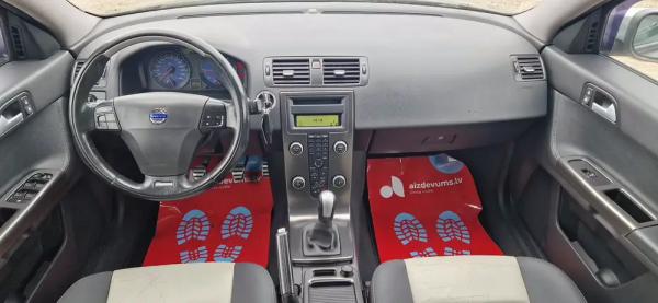 Melns Volvo V50 2008 Daugavpils, ar dzinēja tilpumu 2.00 L un nobraukumu 280 tūkst. km par 3500 €, foto 9 vietnē AUTOMOTO.COM.LV