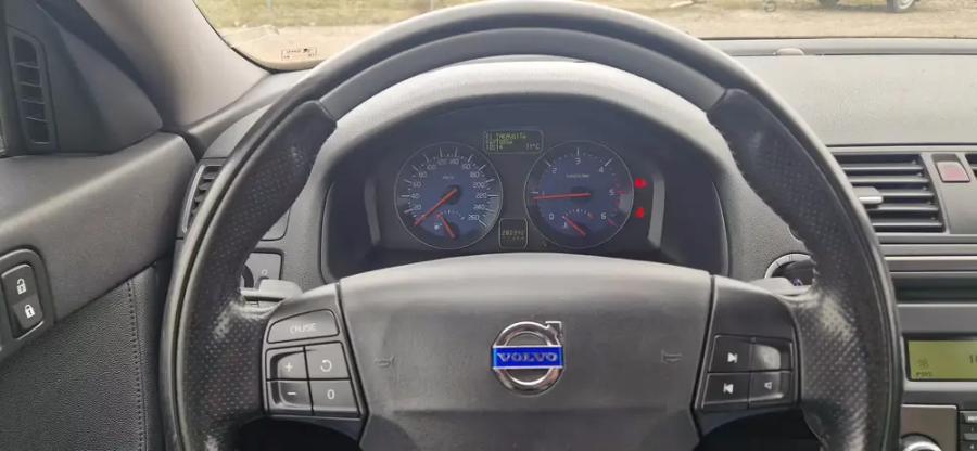 Melns Volvo V50 2008 Daugavpils, ar dzinēja tilpumu 2.00 L un nobraukumu 280 tūkst. km par 3500 €, foto 13 vietnē AUTOMOTO.COM.LV