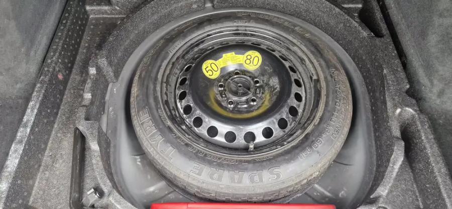 Melns Volvo V50 2008 Daugavpils, ar dzinēja tilpumu 2.00 L un nobraukumu 280 tūkst. km par 3500 €, foto 26 vietnē AUTOMOTO.COM.LV