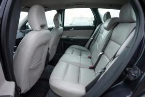 Melns Volvo V50 2008 Liepāja, ar dzinēja tilpumu 2.00 L un nobraukumu 331 tūkst. km par 4950 €, foto 10 vietnē AUTOMOTO.COM.LV