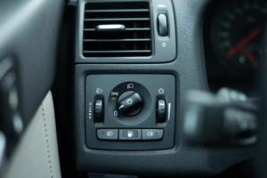 Melns Volvo V50 2008 Liepāja, ar dzinēja tilpumu 2.00 L un nobraukumu 331 tūkst. km par 4950 €, foto 19 vietnē AUTOMOTO.COM.LV
