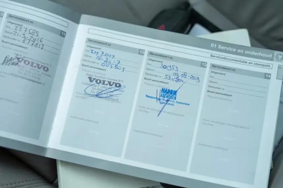 Melns Volvo V50 2008 Liepāja, ar dzinēja tilpumu 2.00 L un nobraukumu 331 tūkst. km par 4950 €, foto 27 vietnē AUTOMOTO.COM.LV