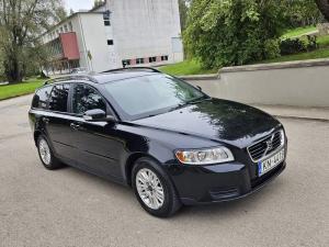 Черный Вольво В50 2008 в Екабпилс, объемом двигателя 1.60 л и пробегом 300 тыс. км за 1990 €, фото 4 на AUTOMOTO.COM.LV