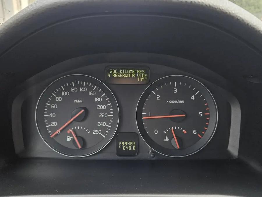 Черный Вольво В50 2008 в Екабпилс, объемом двигателя 1.60 л и пробегом 300 тыс. км за 1990 €, фото 26 на AUTOMOTO.COM.LV