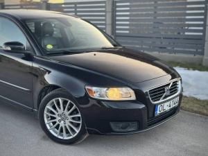 Melns Volvo V50 2008 Jelgava, ar dzinēja tilpumu 2.00 L un nobraukumu 250 tūkst. km par 3900 €, foto 6 vietnē AUTOMOTO.COM.LV