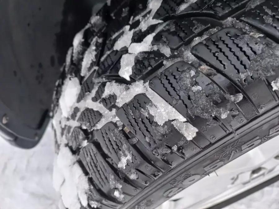 Melns Volvo V50 2008 Rīga, ar dzinēja tilpumu 1.60 L un nobraukumu 140 tūkst. km par 2350 €, foto 12 vietnē AUTOMOTO.COM.LV