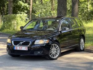 Черный Вольво В50 2008 в Рига, объемом двигателя 2.00 л и пробегом 26 тыс. км за 1500 €, фото  на AUTOMOTO.COM.LV