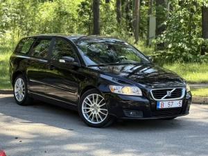 Melns Volvo V50 2008 Rīga, ar dzinēja tilpumu 2.00 L un nobraukumu 26 tūkst. km par 1500 €, foto 3 vietnē AUTOMOTO.COM.LV