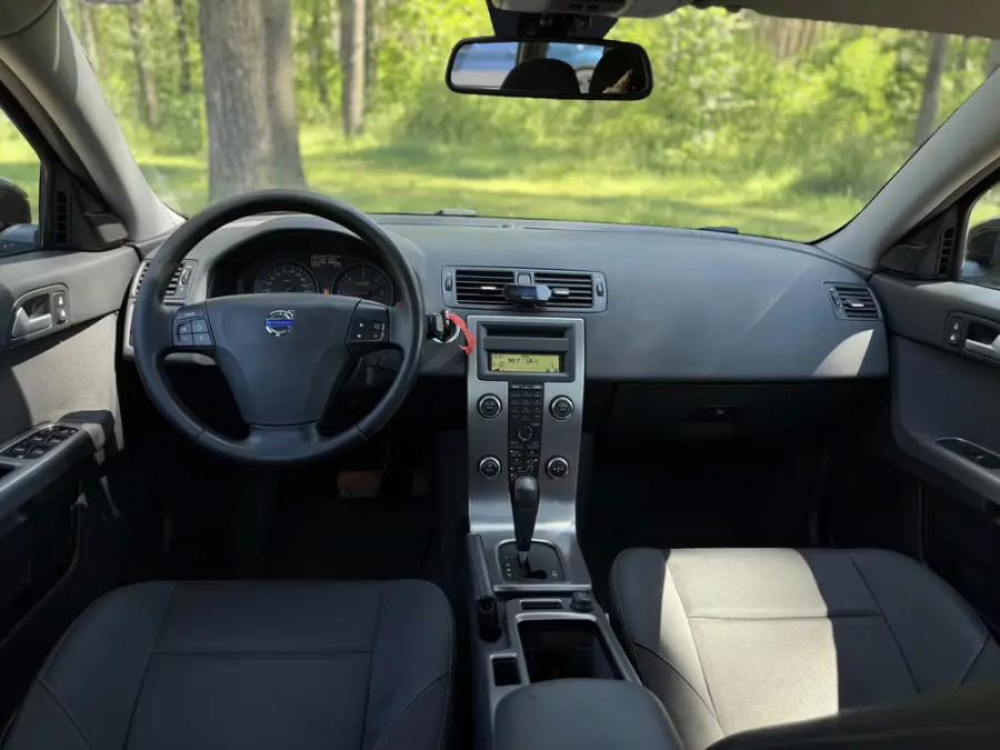 Melns Volvo V50 2008 Rīga, ar dzinēja tilpumu 2.00 L un nobraukumu 26 tūkst. km par 1500 €, foto 8 vietnē AUTOMOTO.COM.LV