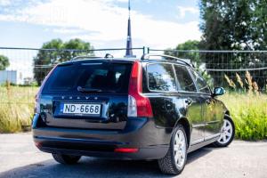 Черный Вольво В50 2008 в Рига, объемом двигателя 2.00 л и пробегом 417 тыс. км за 2790 €, фото 8 на AUTOMOTO.COM.LV