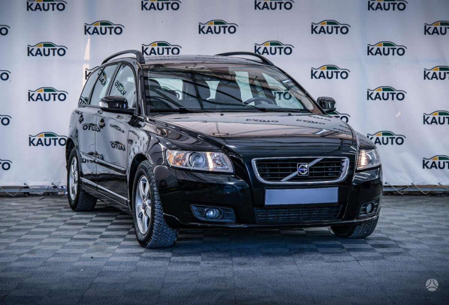 Melns Volvo V50 2008 Kauņa, ar dzinēja tilpumu 1.60 L un nobraukumu 358 tūkst. km par 3390 €, foto 3 vietnē AUTOMOTO.COM.LV
