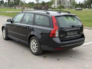 Melns Volvo V50 2008 Ukmergė, ar dzinēja tilpumu 2.00 L un nobraukumu 324 tūkst. km par 2100 €, foto 4 vietnē AUTOMOTO.COM.LV
