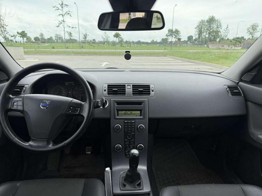 Melns Volvo V50 2008 Ukmergė, ar dzinēja tilpumu 2.00 L un nobraukumu 324 tūkst. km par 2100 €, foto 7 vietnē AUTOMOTO.COM.LV