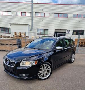 Melns Volvo V50 2008 Kauņa, ar dzinēja tilpumu 2.00 L un nobraukumu 294 tūkst. km par 2999 €, foto  vietnē AUTOMOTO.COM.LV