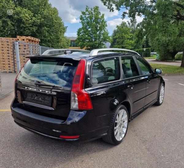 Melns Volvo V50 2008 Kauņa, ar dzinēja tilpumu 2.00 L un nobraukumu 294 tūkst. km par 2999 €, foto 3 vietnē AUTOMOTO.COM.LV
