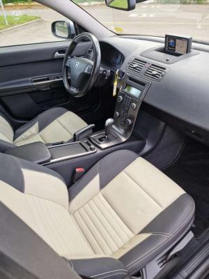 Melns Volvo V50 2008 Kauņa, ar dzinēja tilpumu 2.00 L un nobraukumu 294 tūkst. km par 2999 €, foto 9 vietnē AUTOMOTO.COM.LV