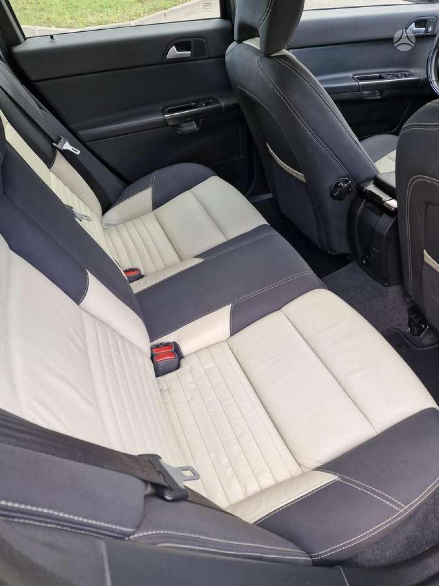 Melns Volvo V50 2008 Kauņa, ar dzinēja tilpumu 2.00 L un nobraukumu 294 tūkst. km par 2999 €, foto 10 vietnē AUTOMOTO.COM.LV