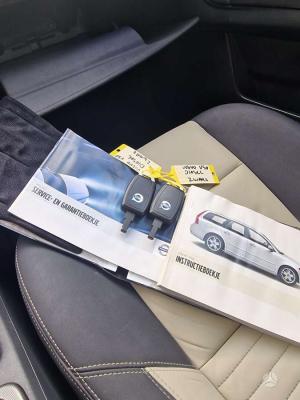 Melns Volvo V50 2008 Kauņa, ar dzinēja tilpumu 2.00 L un nobraukumu 294 tūkst. km par 2999 €, foto 14 vietnē AUTOMOTO.COM.LV