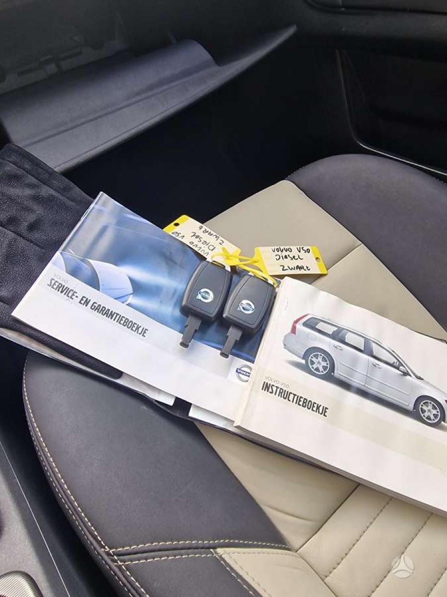 Melns Volvo V50 2008 Kauņa, ar dzinēja tilpumu 2.00 L un nobraukumu 294 tūkst. km par 2999 €, foto 14 vietnē AUTOMOTO.COM.LV