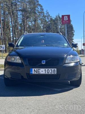 Черный Вольво В50 2008 в Рига, объемом двигателя 2.40 л и пробегом 280 тыс. км за 3200 €, фото  на AUTOMOTO.COM.LV