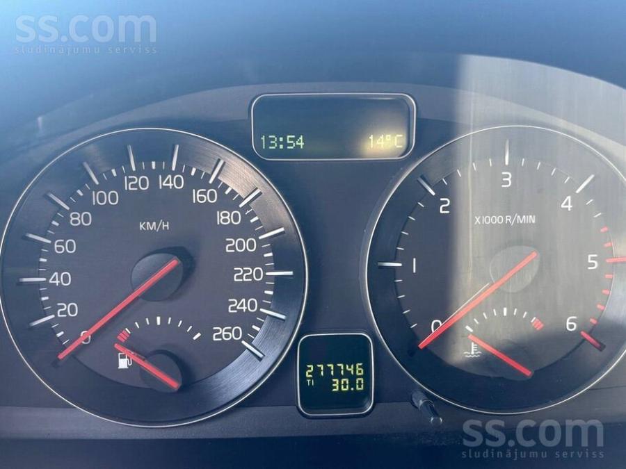 Черный Вольво В50 2008 в Рига, объемом двигателя 2.40 л и пробегом 280 тыс. км за 3200 €, фото 7 на AUTOMOTO.COM.LV