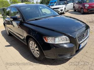 Melns Volvo V50 2008 Veru, ar dzinēja tilpumu 1.60 L un nobraukumu 261 tūkst. km par 2490 €, foto 3 vietnē AUTOMOTO.COM.LV