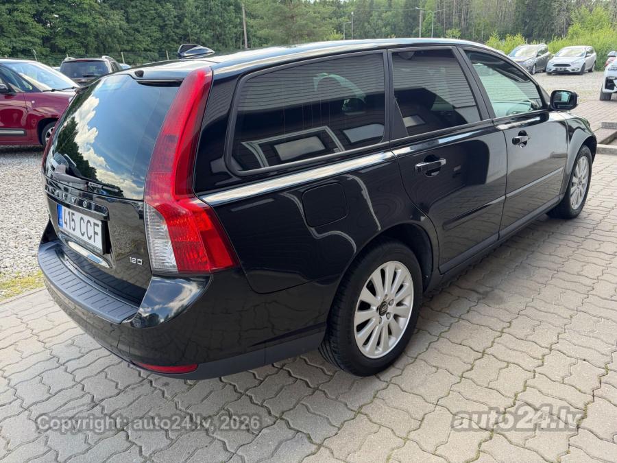 Melns Volvo V50 2008 Veru, ar dzinēja tilpumu 1.60 L un nobraukumu 261 tūkst. km par 2490 €, foto 4 vietnē AUTOMOTO.COM.LV