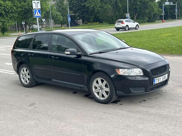 Black Volvo V50 2008 in Narva, with an engine capacity of 1.60 L and mileage of 316 thousand km for 699 €, photo 2 on AUTOMOTO.COM.LV
