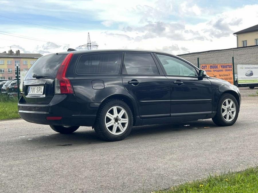 Melns Volvo V50 2008 Narva, ar dzinēja tilpumu 1.60 L un nobraukumu 316 tūkst. km par 699 €, foto 18 vietnē AUTOMOTO.COM.LV