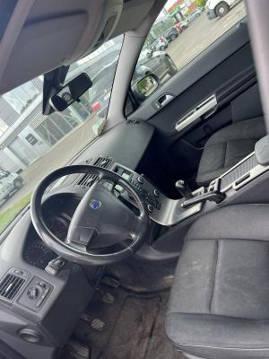 Melns Volvo V50 2008 Narva, ar dzinēja tilpumu 1.60 L un nobraukumu 316 tūkst. km par 699 €, foto 20 vietnē AUTOMOTO.COM.LV