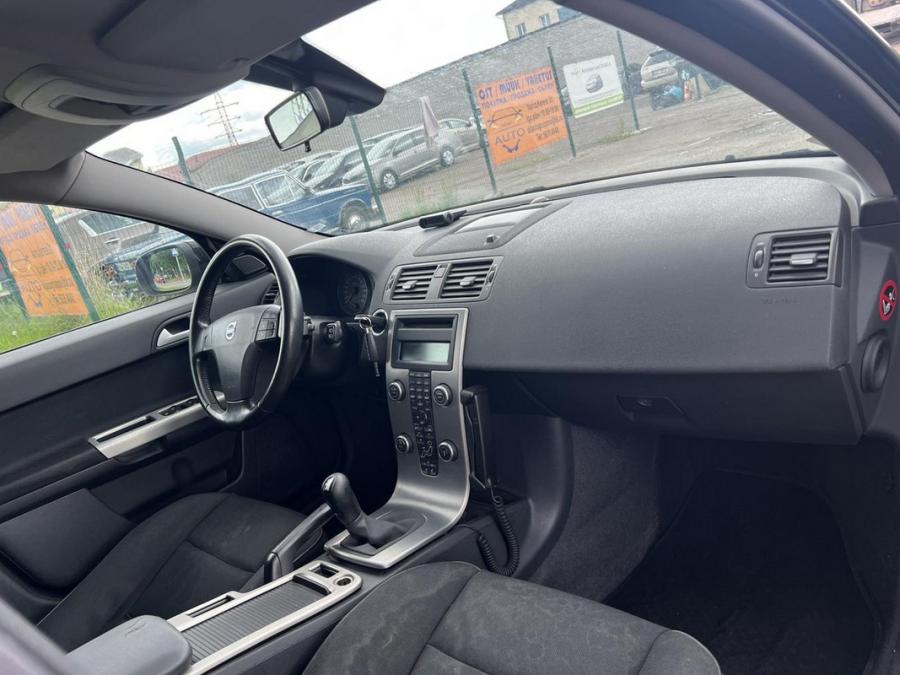 Melns Volvo V50 2008 Narva, ar dzinēja tilpumu 1.60 L un nobraukumu 316 tūkst. km par 699 €, foto 21 vietnē AUTOMOTO.COM.LV