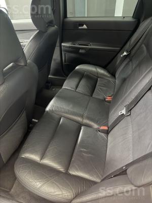 Black Volvo V50 2008 in Riga, with an engine capacity of 2.00 L and mileage of 348 thousand km for 4200 €, photo 10 on AUTOMOTO.COM.LV