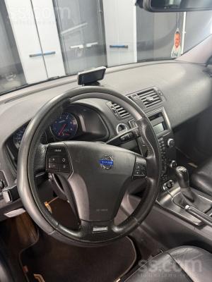 Black Volvo V50 2008 in Riga, with an engine capacity of 2.00 L and mileage of 348 thousand km for 4200 €, photo 11 on AUTOMOTO.COM.LV