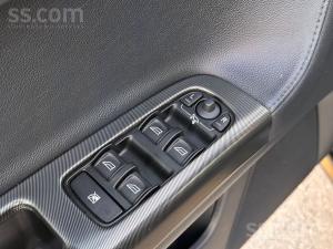 Black Volvo V50 2008 in Riga, with an engine capacity of 2.00 L and mileage of 348 thousand km for 4200 €, photo 12 on AUTOMOTO.COM.LV